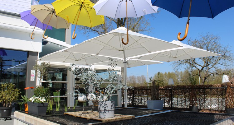 Soorten parasols - Terrassen Van Hoof - Zweef of Telescopische parasols