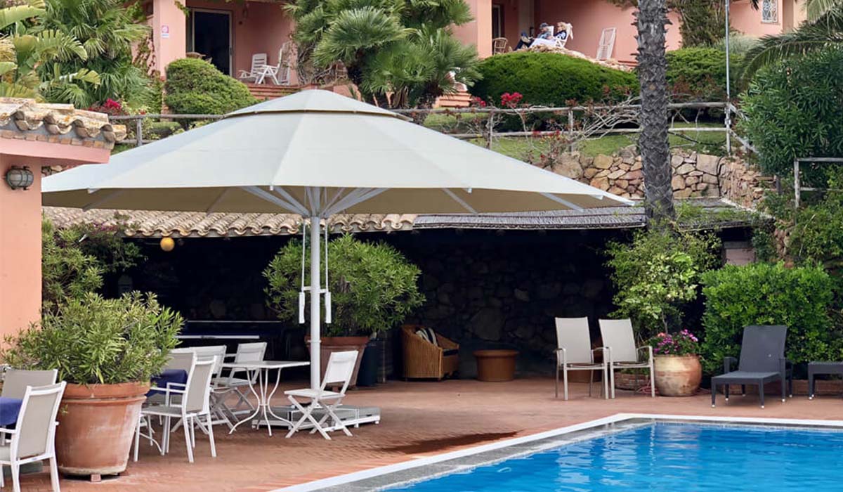 Soorten parasols - Terrassen Van Hoof - Zweef of Telescopische parasols